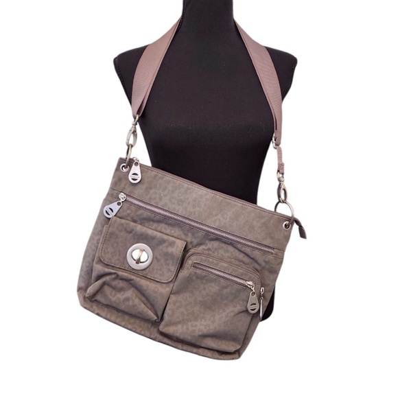 Baggallini | Bags | Baggallini Sydney Crossbody Purse Messenger Bag ...